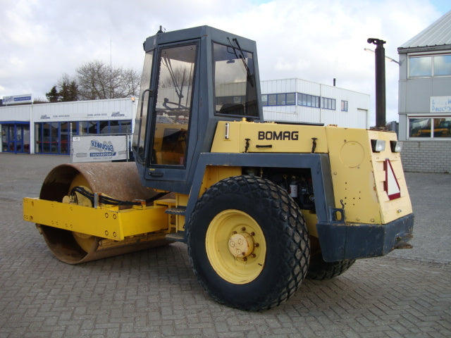 BOMAG BW172 PD-2 Single drum vibratory Roller PDF Parts Catalog Manual ...