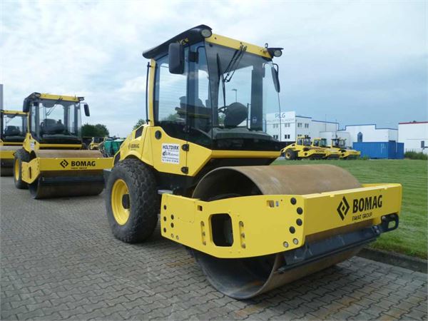 BOMAG BW177 D-4 Single drum vibratory Roller PDF Parts Catalog Manual ...